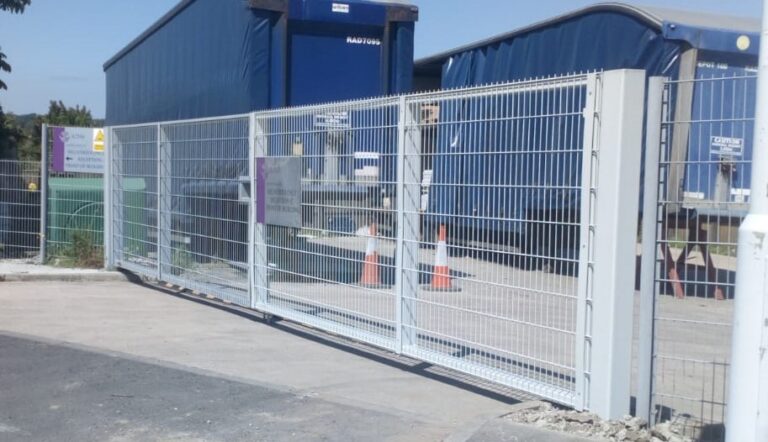 868 Mesh (Twin Wire) - Bi Fold Gate (Galvanised Finish) - Gates ...